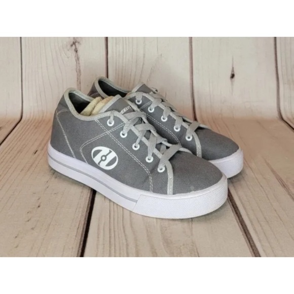 Heelys | Shoes | Heelys Canvas Low Top Gray White Hes455 Youth Mens ...